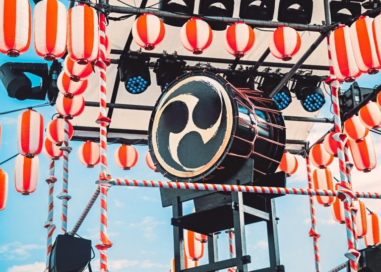 What Does The Tomoe Symbol Represent? - SymbolScholar