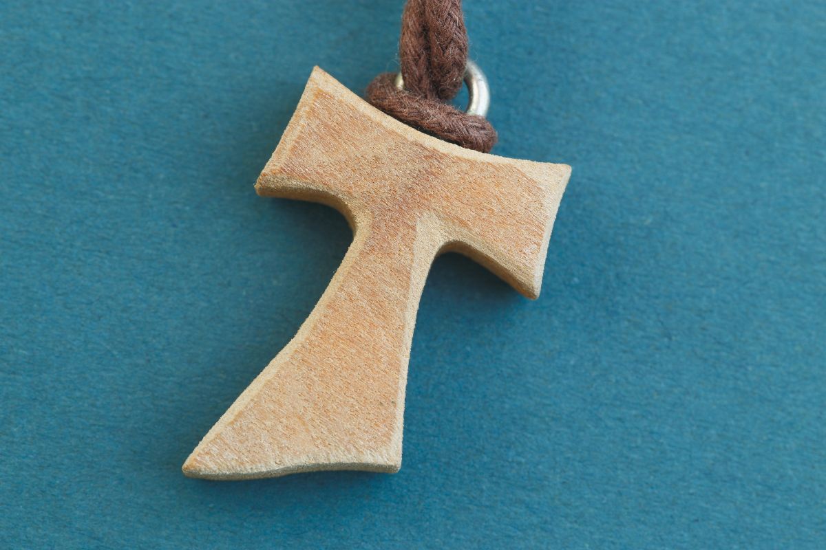 What Is The Meaning Of The Tau Cross? - SymbolScholar