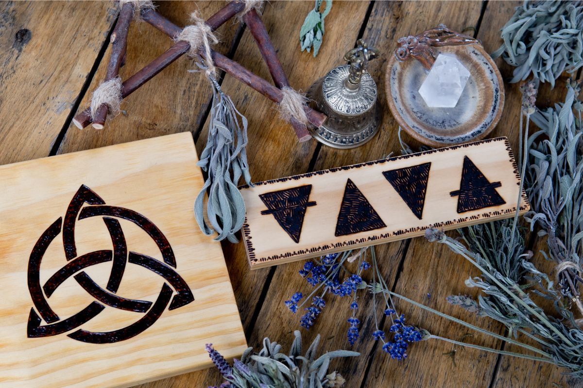 The Mysterious Divine Feminine Symbol - SymbolScholar