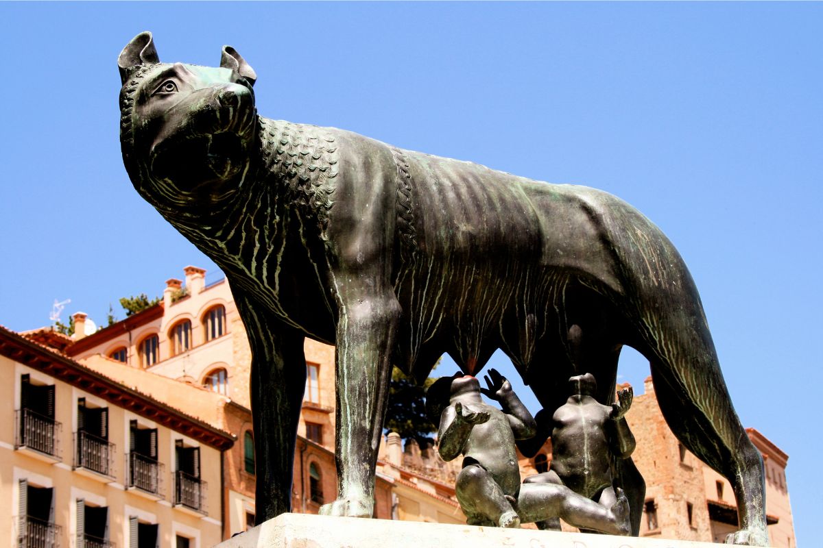 Essential Roman Symbols - SymbolScholar